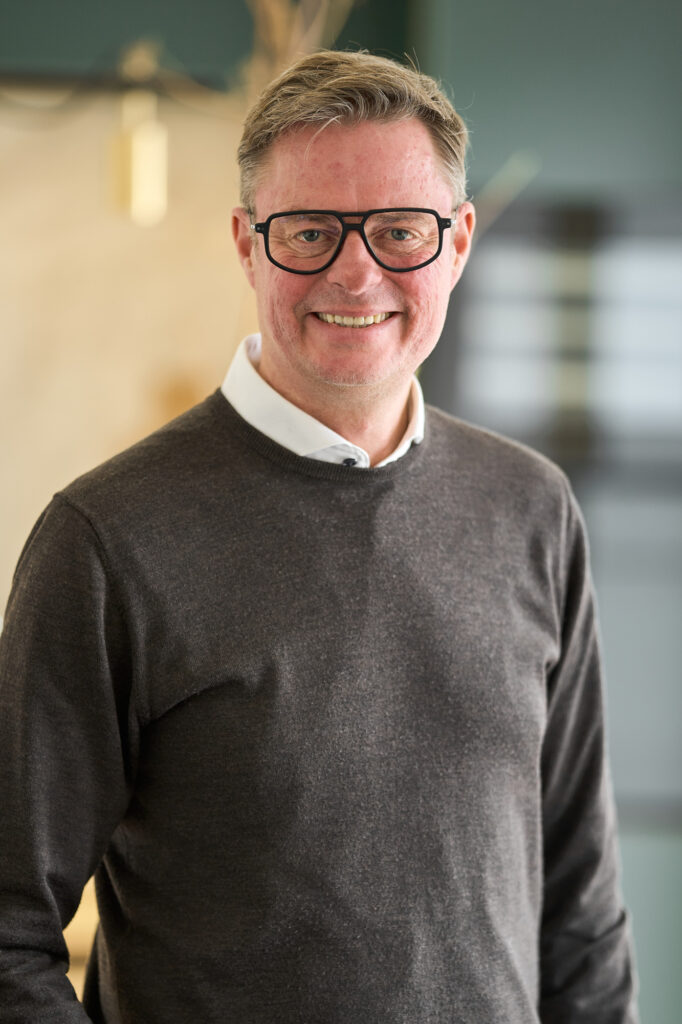 Kontakt os - OLAV ERIKSEN